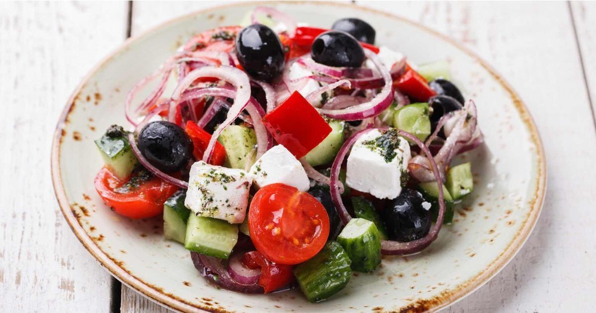 Traditional Greek salad recipe- a detailed step-by-step guide ...